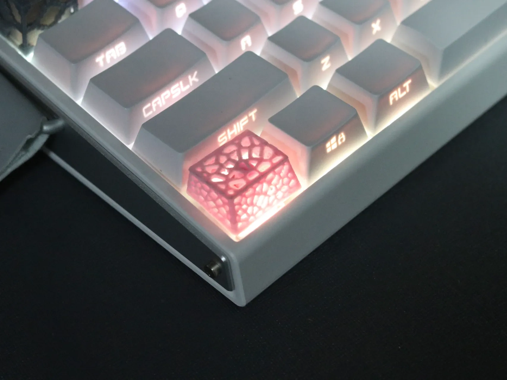 Openwork keycap Ctrl key 1.25U, expensive on Taobao, only 1.03 grams ...