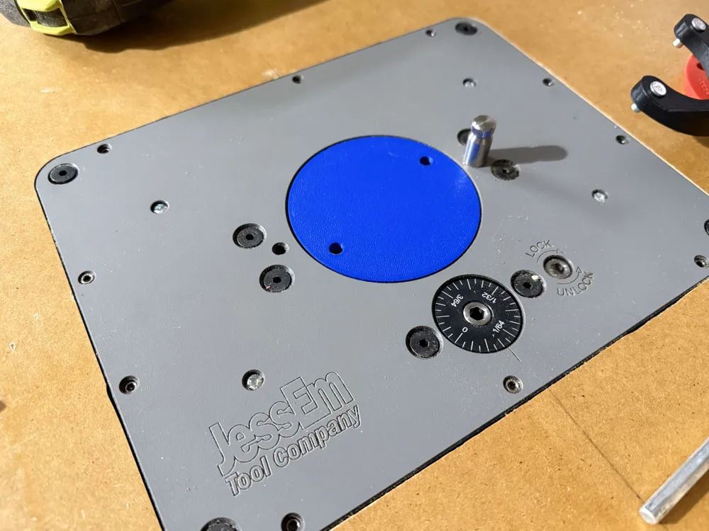 JessEm Router Lift Closed Cover Plate by Warrior Made Designs - MakerWorld