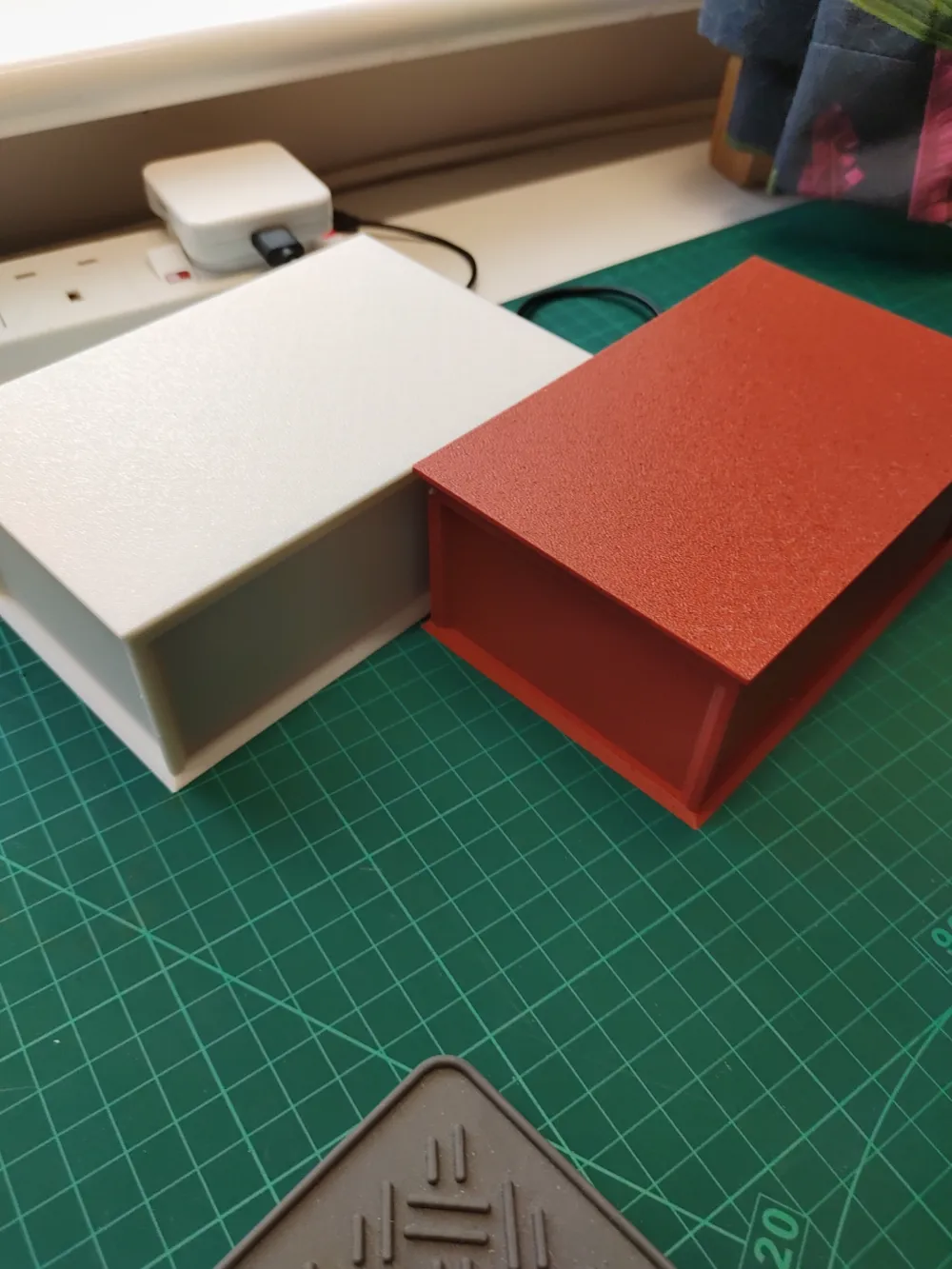 box with hinged lid - Free 3D Print Model - MakerWorld