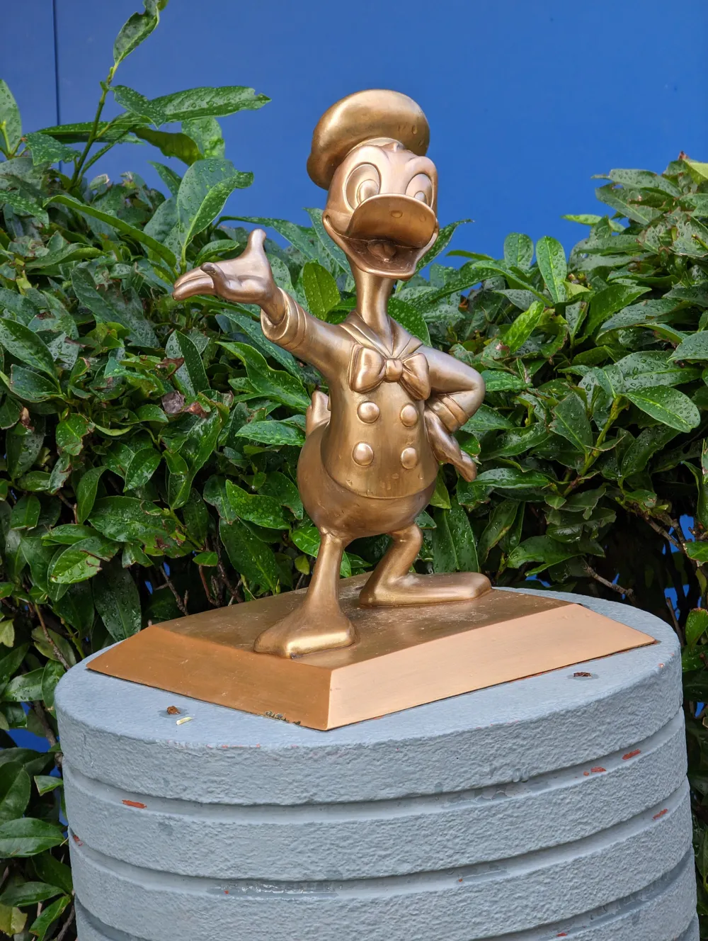 Donald Duck Statue by milchzillaMakerWorld: Download Free 3D Models