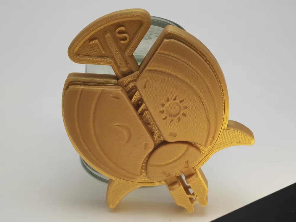 Palm Blaster — Golden Scarab (Range >10M) by 箱庭猫猫 MakerWorld: Download ...