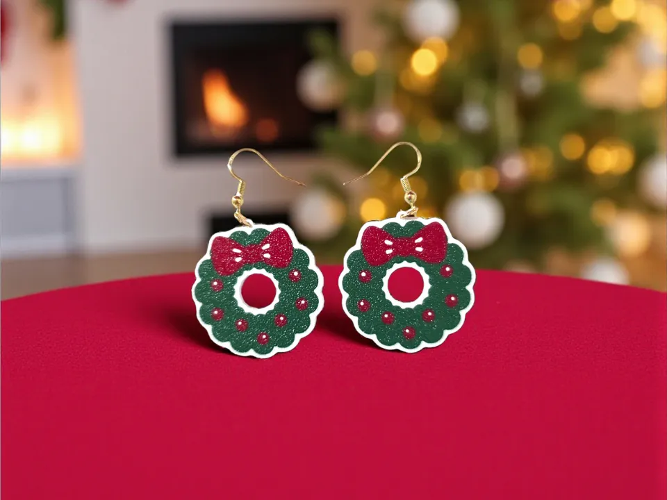 Christmas wreath v2 earrings - Free 3D Print Model - MakerWorld