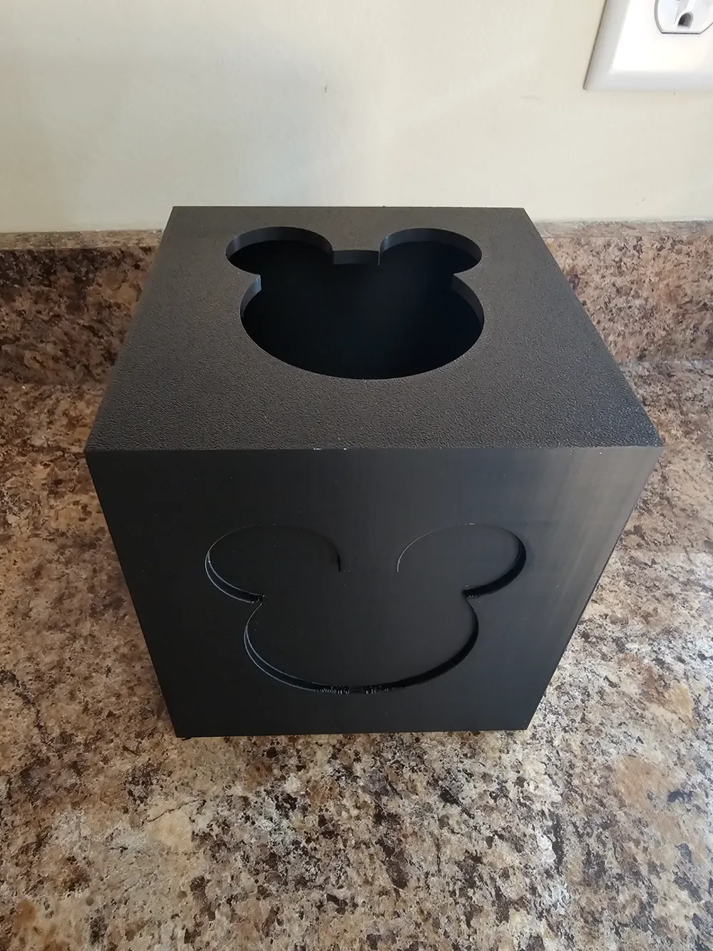 Mickey Cube Kleenex Cover by bobbybr28 - MakerWorld