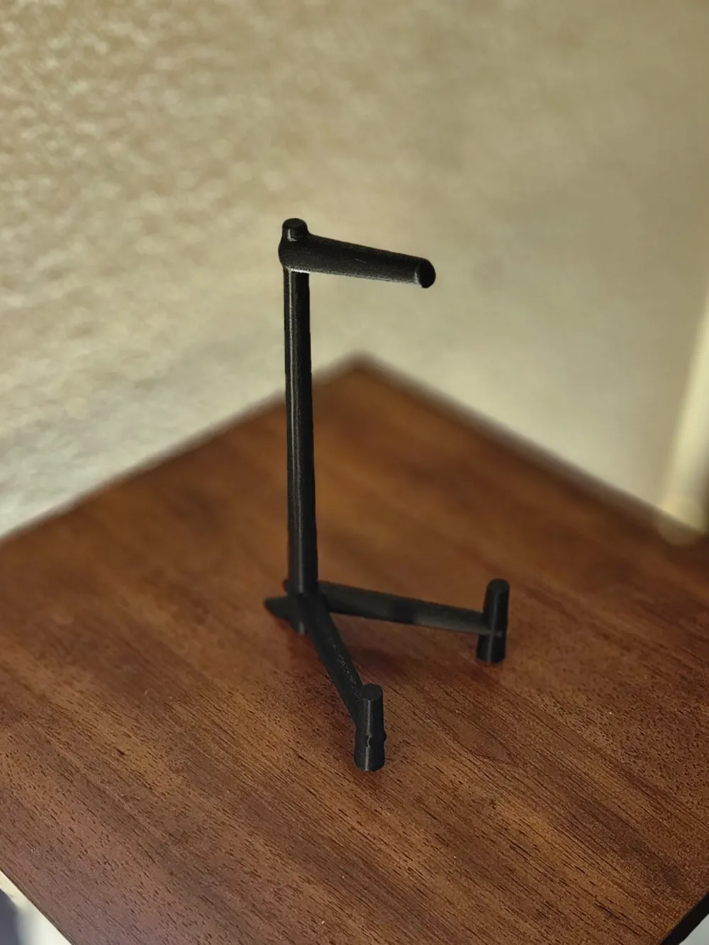 Simple Face Mask Stand by vlspider - MakerWorld