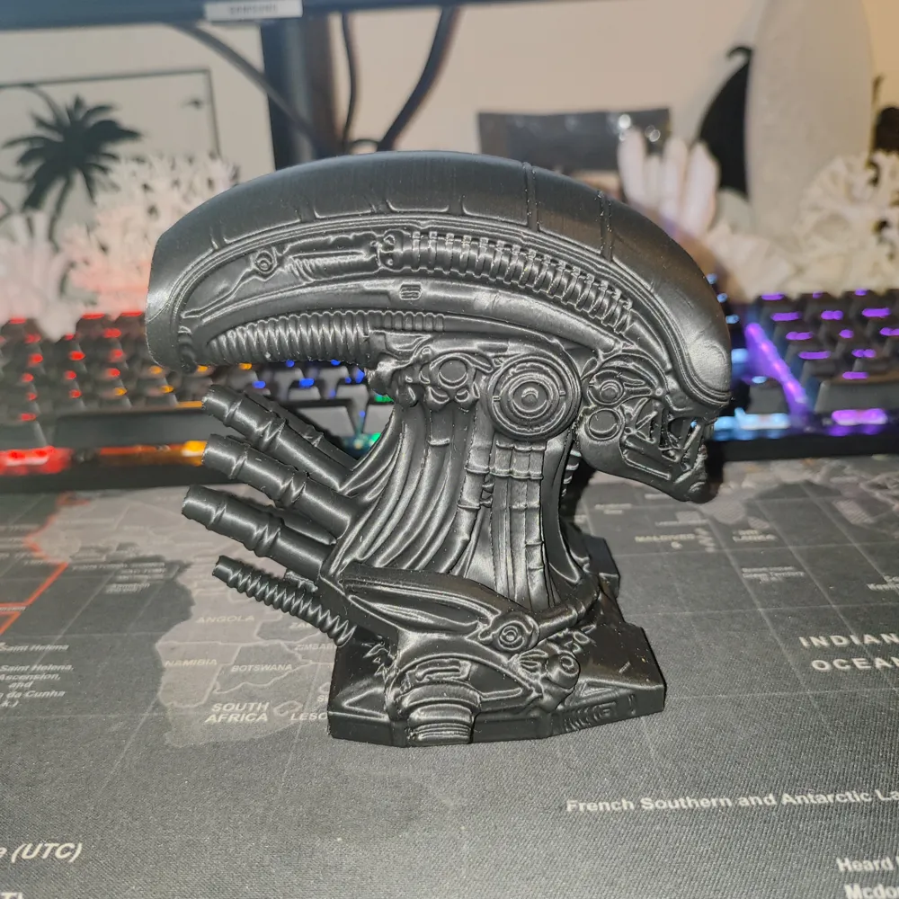 Alien Xenomorph Bust - Free 3D Print Model - MakerWorld
