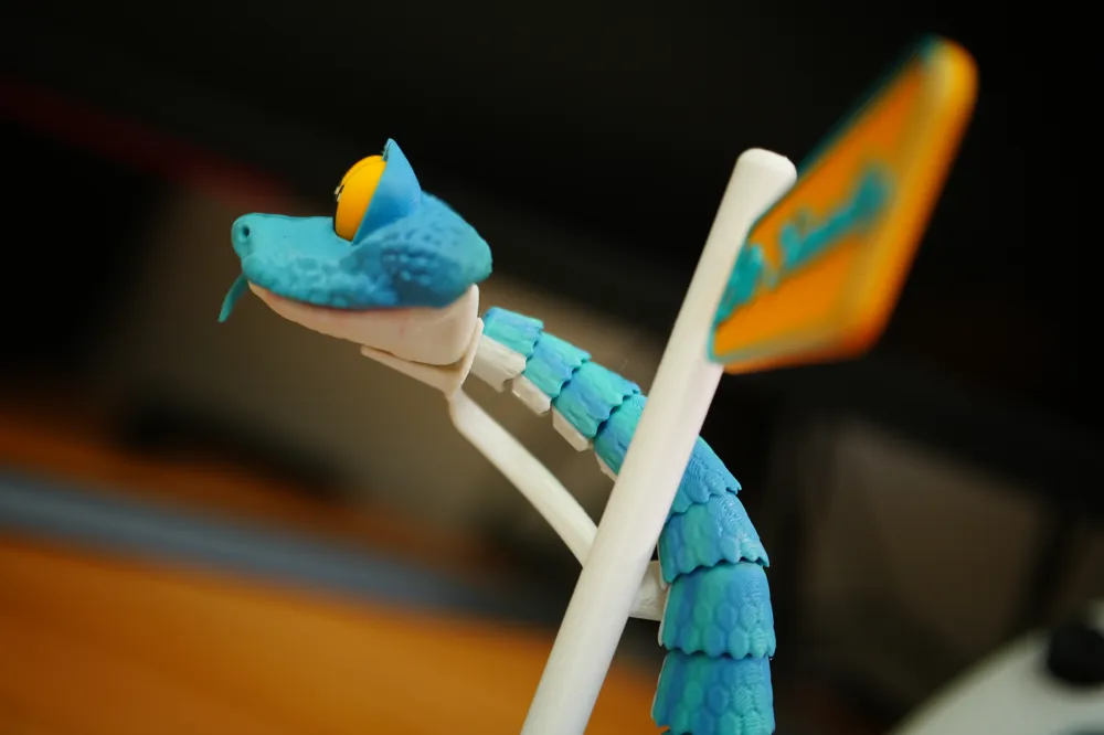 Gary De‘Snake Display Stand - Free 3D Print Model - MakerWorld