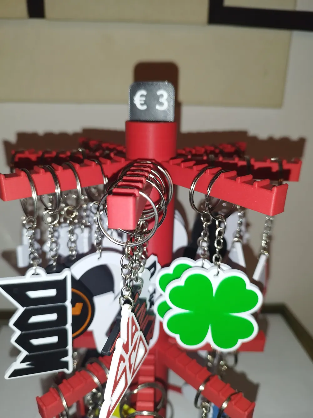Keychain Stand rotating, whit Editable Price Tag by MAX MakerWorld ...