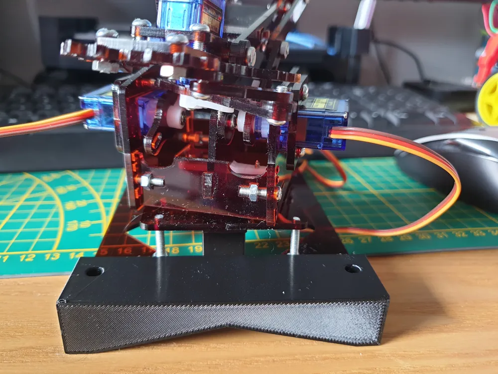 pieds pour kit pince / bras arduino (SG90) / robot arm by minivanbuzz ...