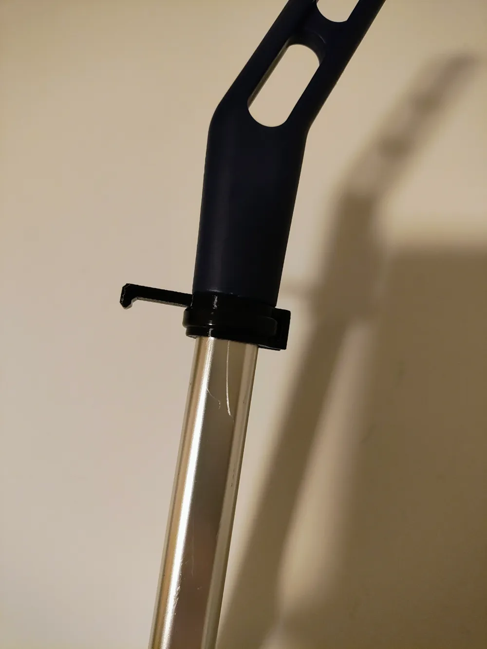 Brush hook by suzukiracing250 - MakerWorld