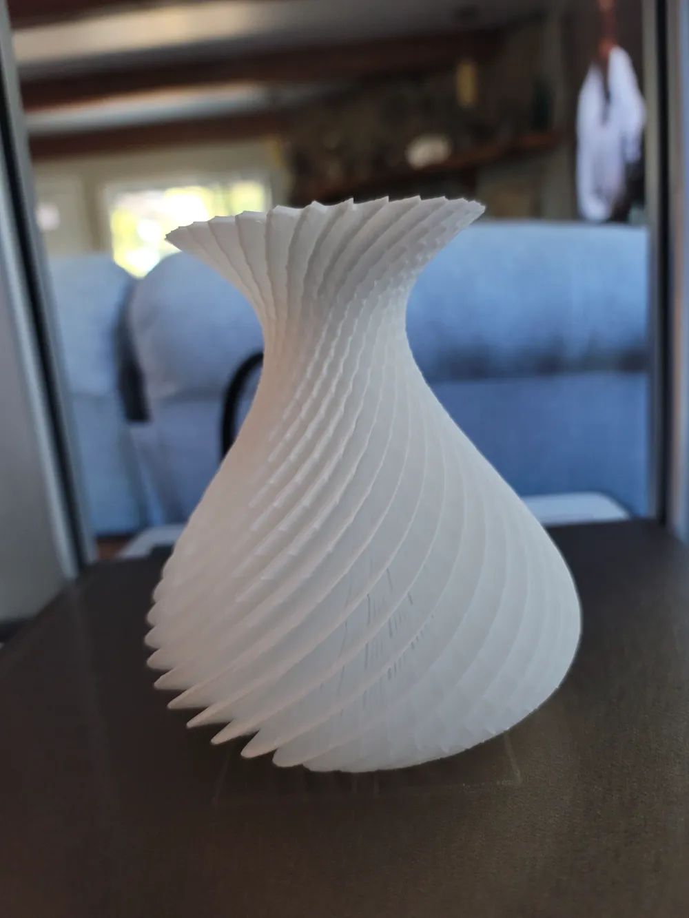 Spiral Indented Vase by Shawn Yanez - MakerWorld