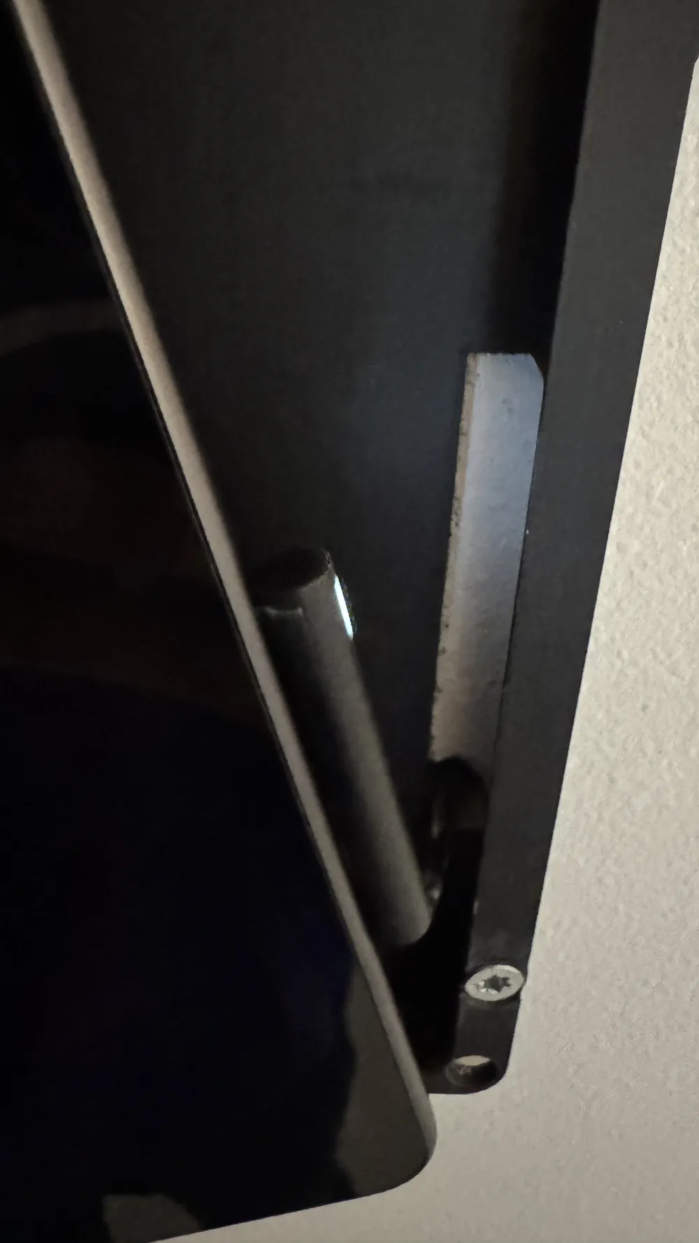 Microsoft Surface Pro 8 Wall Mount – for Dashboard - Free 3D Print ...