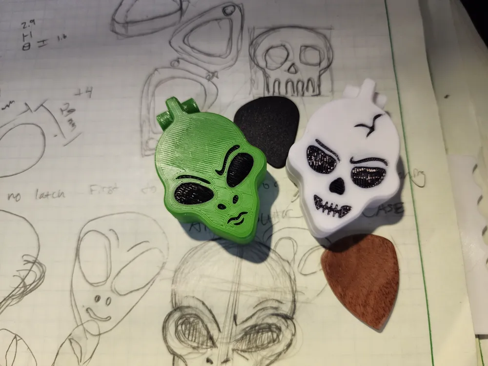 Print-in-Place Alien Box For Guitar Picks by BPmakesthings - MakerWorld