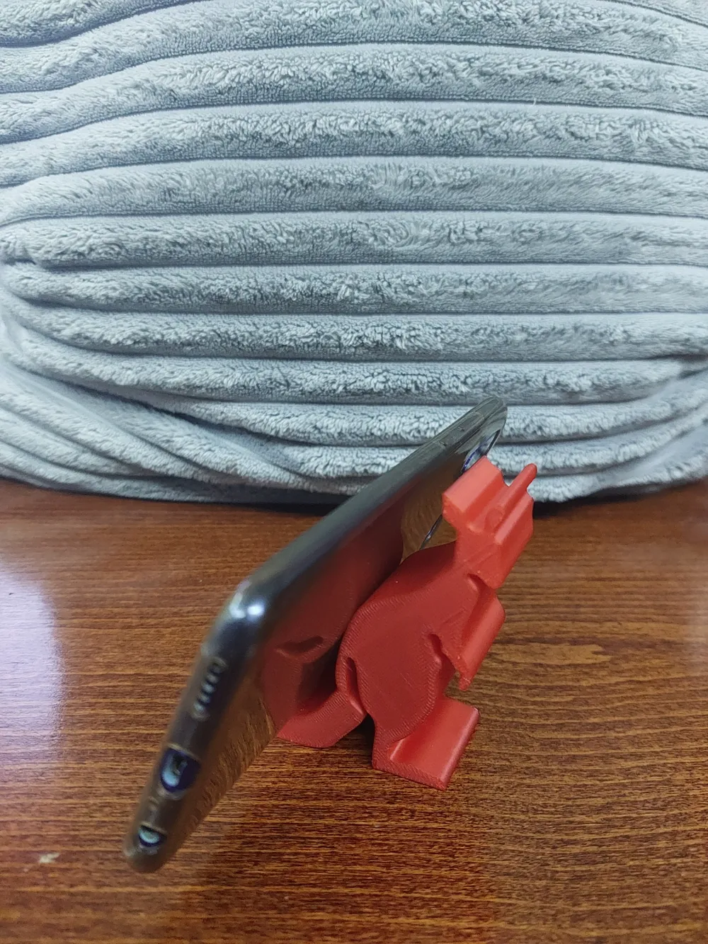Kangaroo phone holder by Stanislav Joukl - MakerWorld