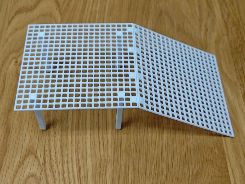 Interlocking grid plates for custom assembly of aquarium or turtle tank ...