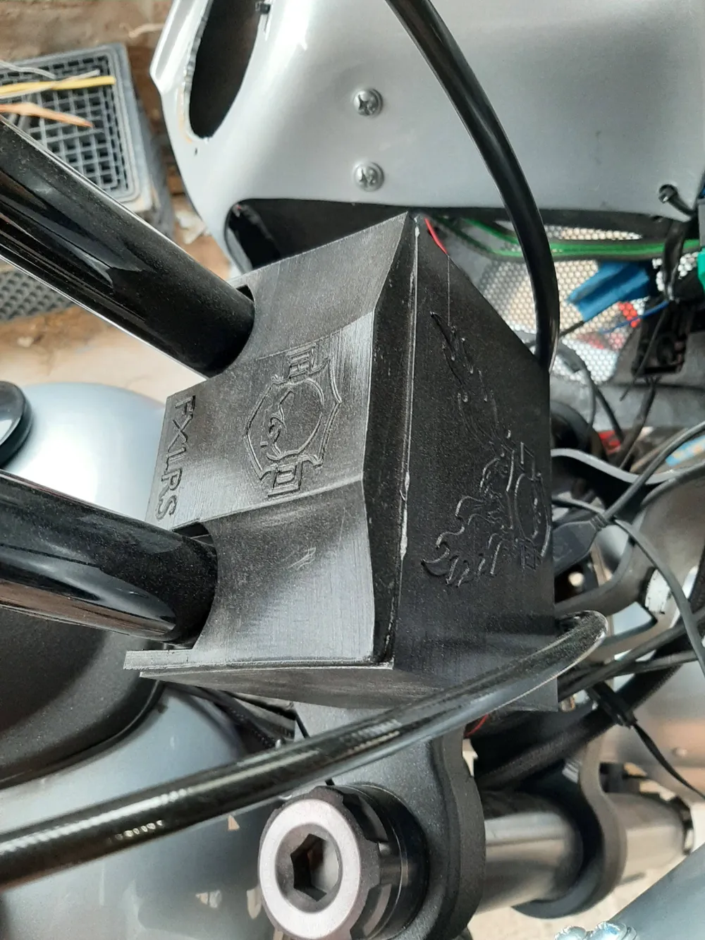 Motorcycle T bar Box by killingseed - MakerWorld