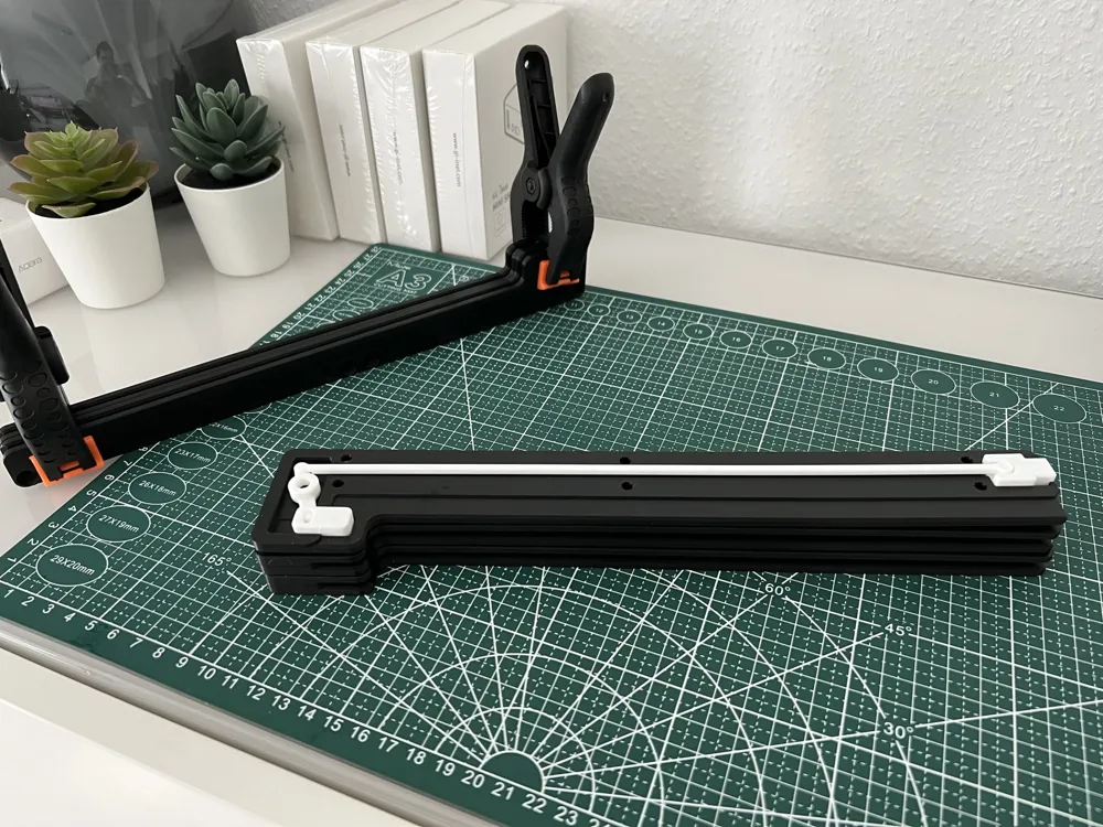 Expandable build plate holder for Bambu Lab X1C, X1CC, P1P build plates ...