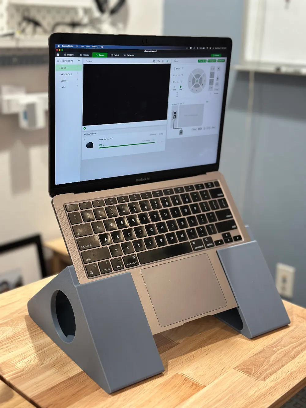 M1 Macbook Air laptop stand, Apple by etischer - MakerWorld