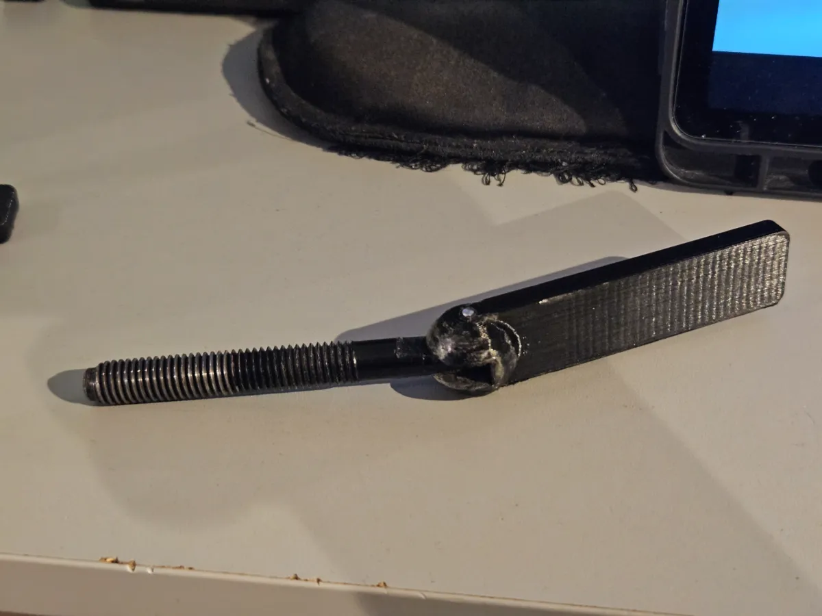 Thrustmaster Screw Handle - Free 3D Print Model - MakerWorld