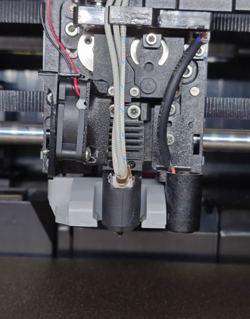 Qidi Plus 4 Hotend Fan Shroud by 3D Mad Mesh MakerWorld: Download Free ...