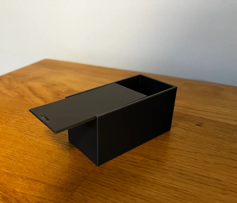 Small box with notched sliding lid by chmod_700 - MakerWorld