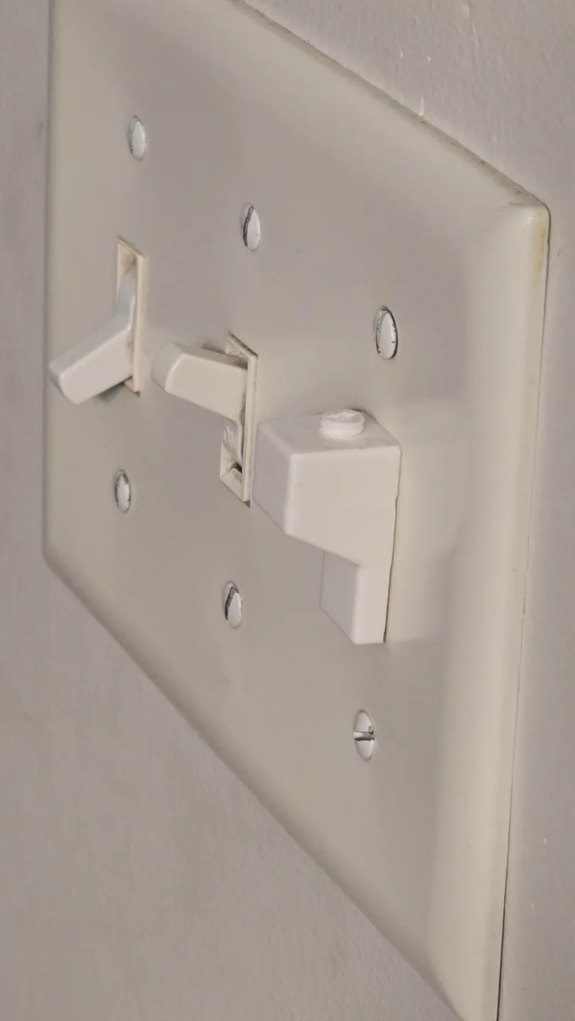 Switch light Lock (Cover) V2 by Rafael MakerWorld: Download Free 3D Models