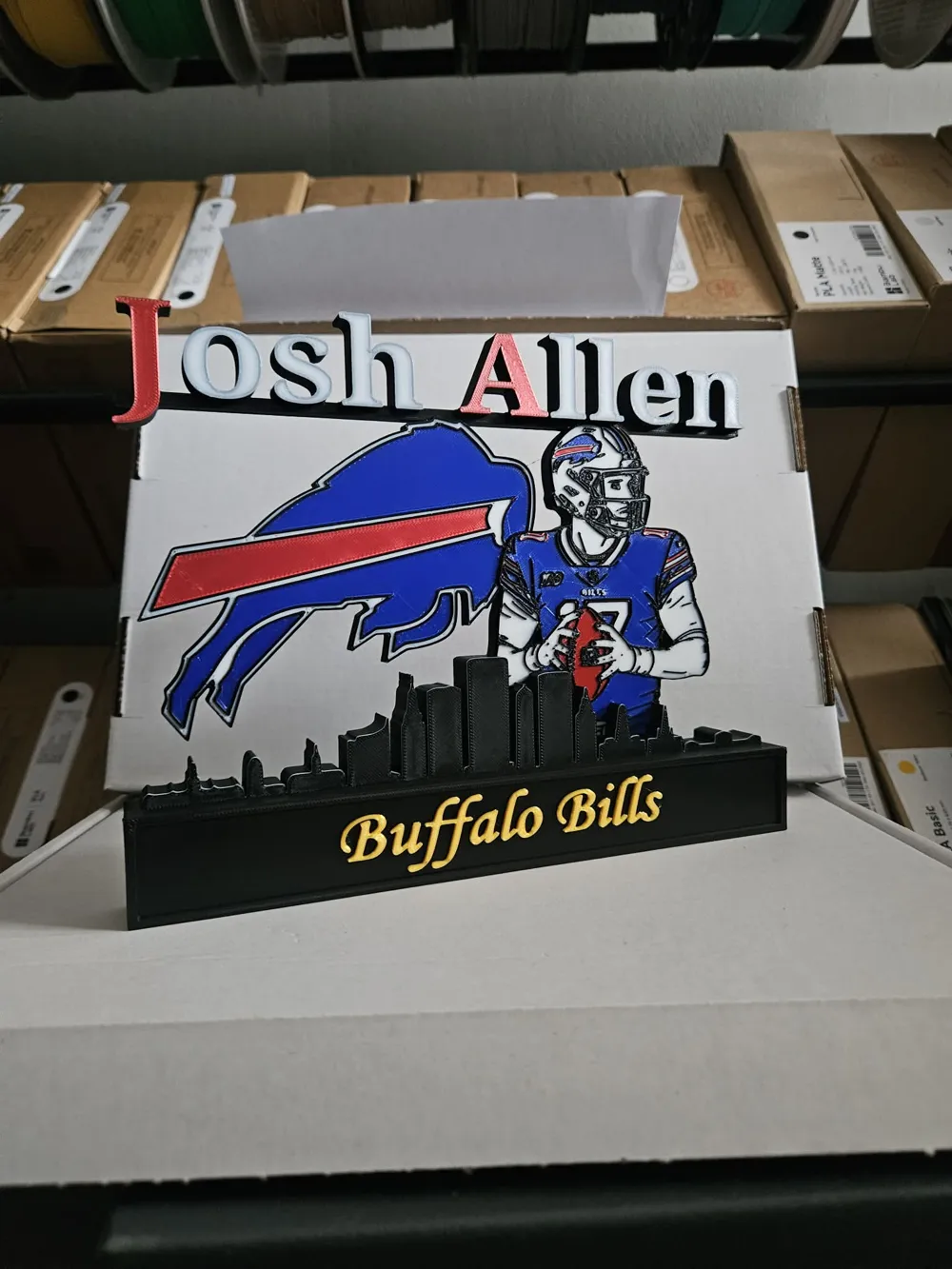 Buffalo Bills Josh Allen zeigt die Skyline von Buffalo! – Kostenloses ...