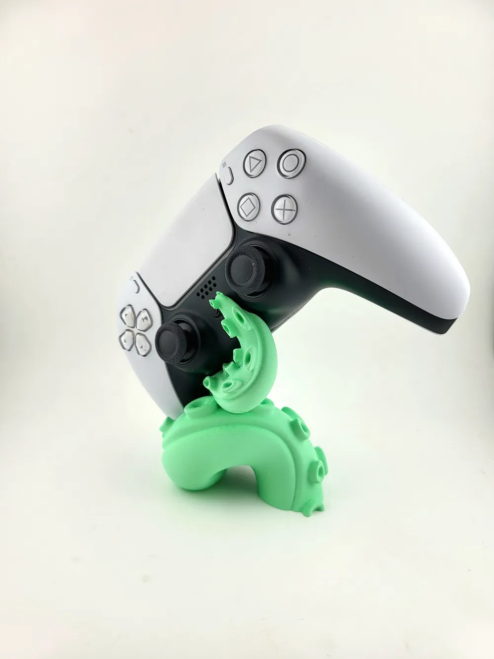 ps5 controller stand tentacle kraken by Mad power MakerWorld: Download ...