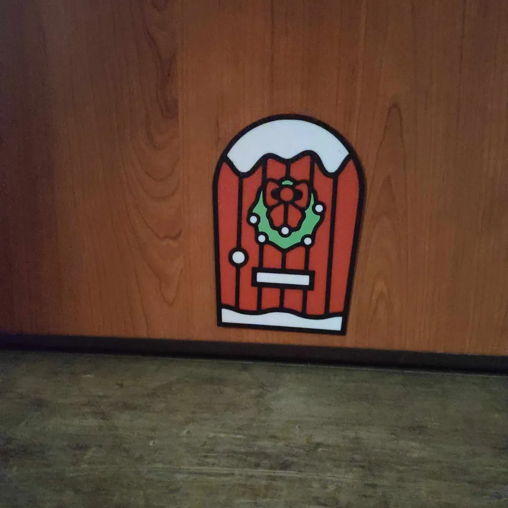 Christmas elf door by Satisartes - MakerWorld