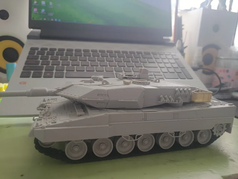 1/35 Hobby Boss Leopard 2A6 static gearbox modification by 冰王 ...