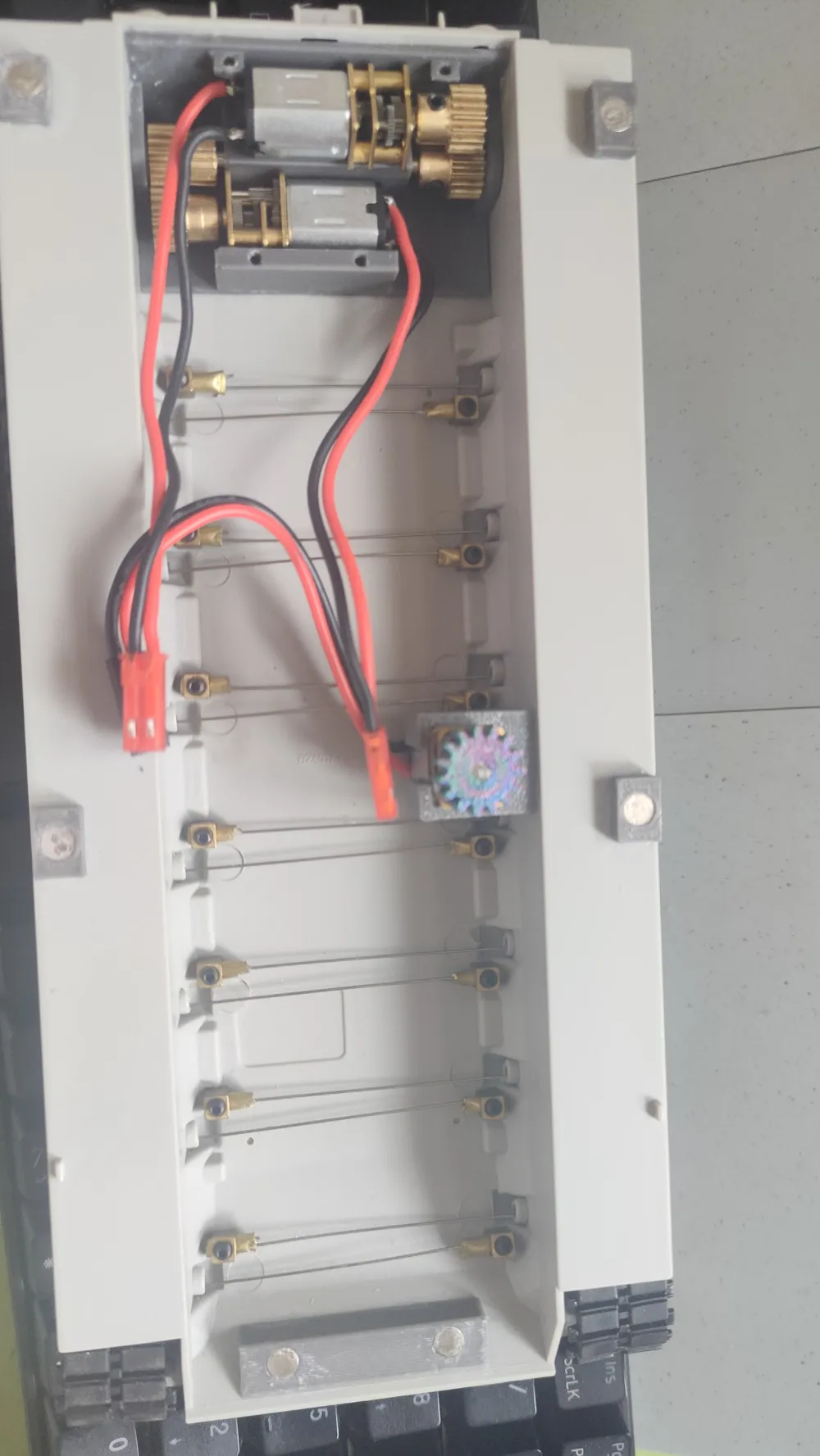 1/35 Hobby Boss Leopard 2A6 static gearbox modification by 冰王 ...