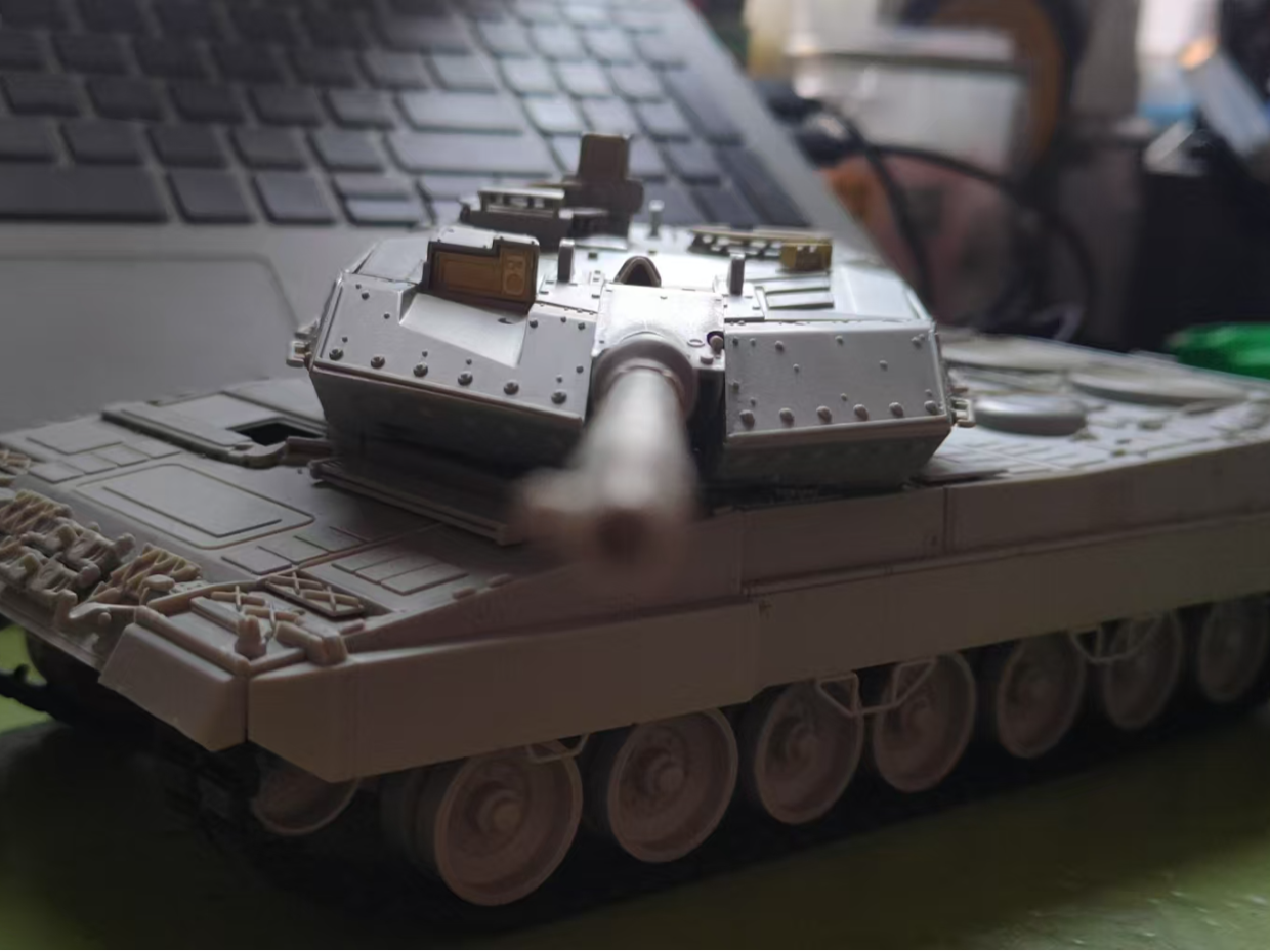 1/35 Hobby Boss Leopard 2A6 static gearbox modification by 冰王 ...
