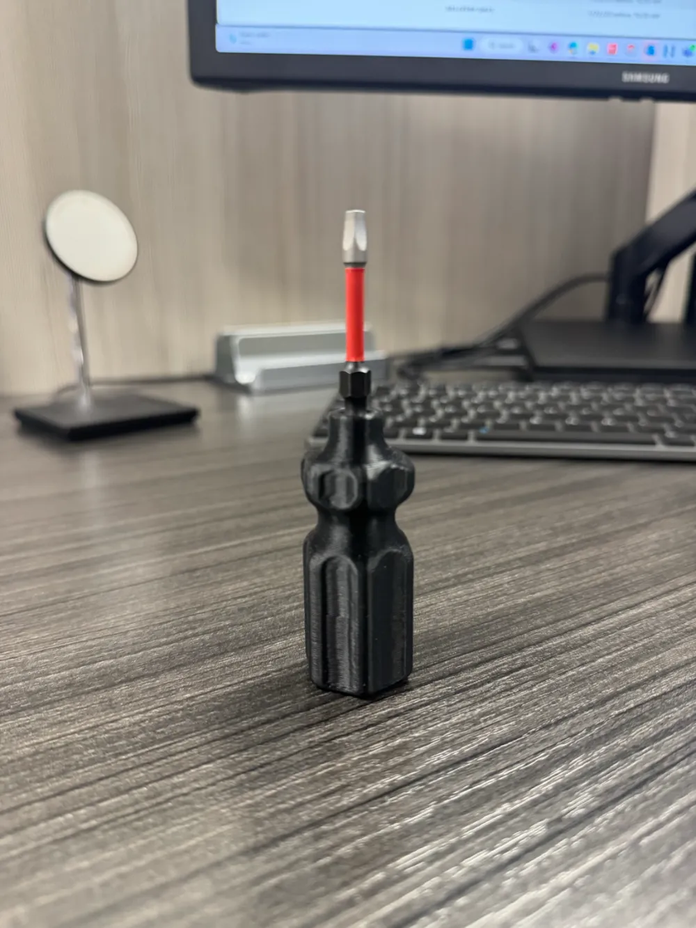 Compact Hex Bit Driver(1/4) by HuskyMax MakerWorld: Download Free 3D Models