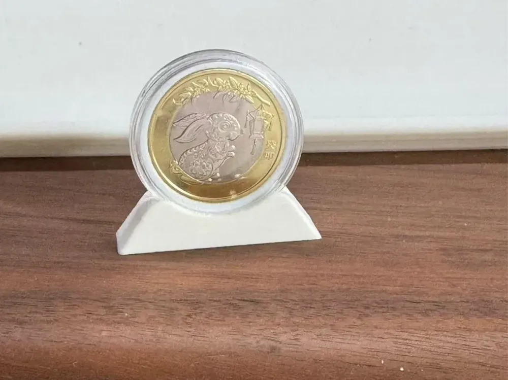 Commemorative Coin Display Base by Combo MakerWorld: Download Free 3D ...