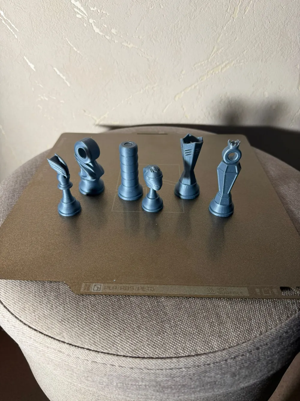 Chess F1 – Formula 1 / Motorsport-Themed Chess Set - Free 3D Print ...