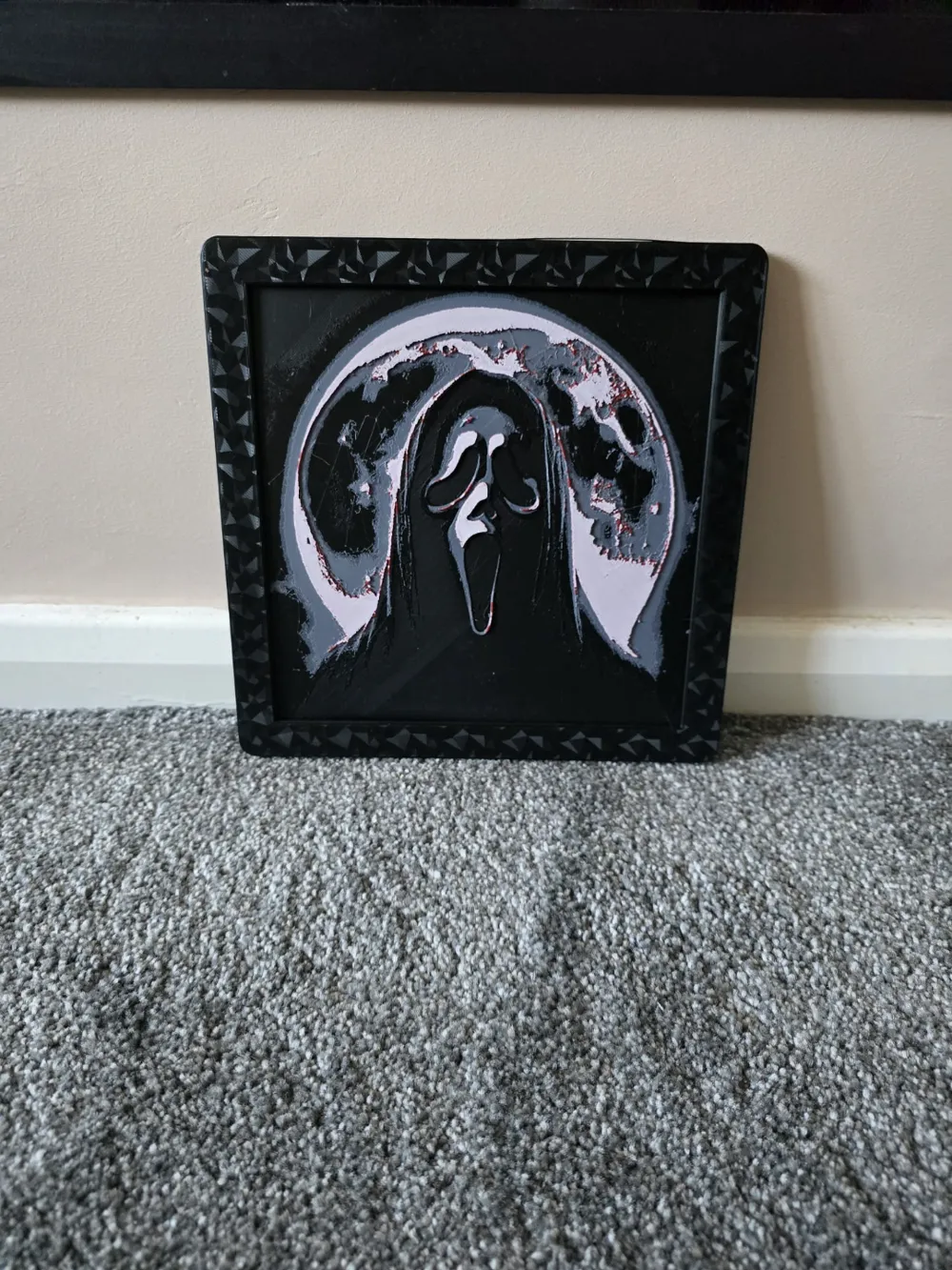 Gesicht einer Ghostface-Figur in mondheller Nacht von Wozza - MakerWorld