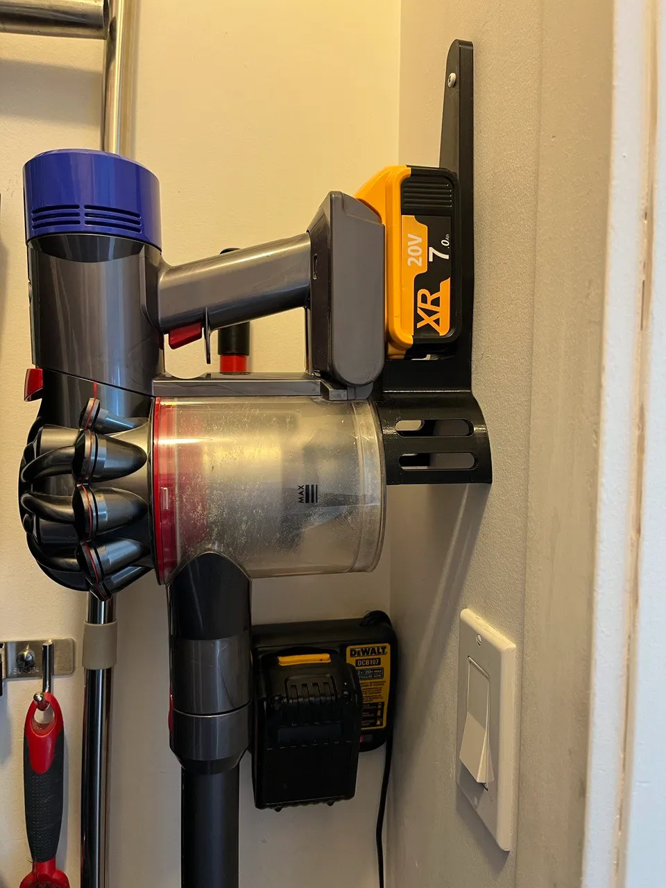 Dewalt dyson wall mount by MBIPRINTED3D - MakerWorld