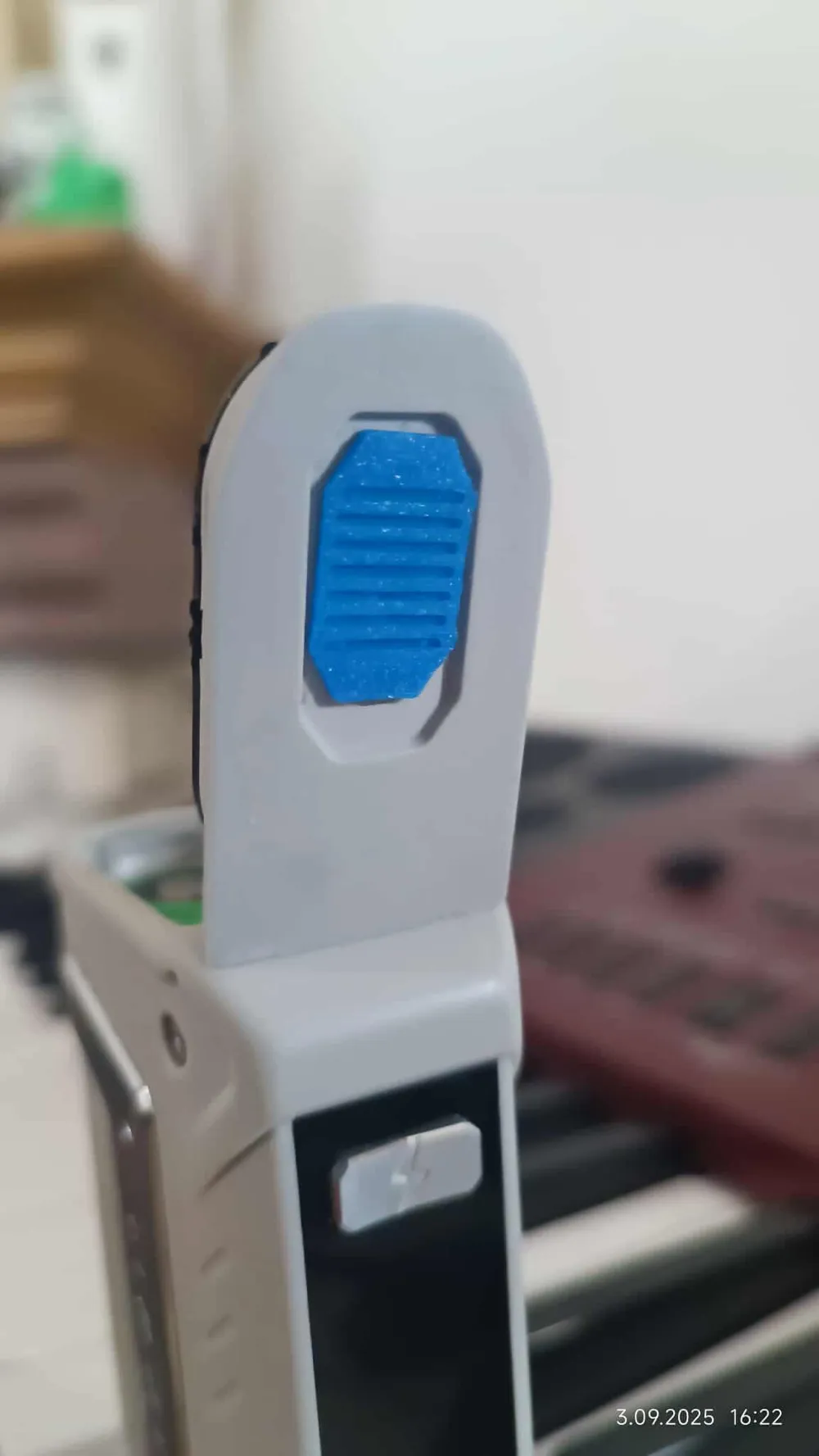 Battery Lock for the Geekvape Aegis Legend 2 OG by vanitas MakerWorld ...