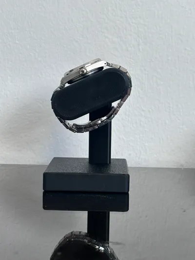 Watch Stand by Fitángano MakerWorld: Download Free 3D Models