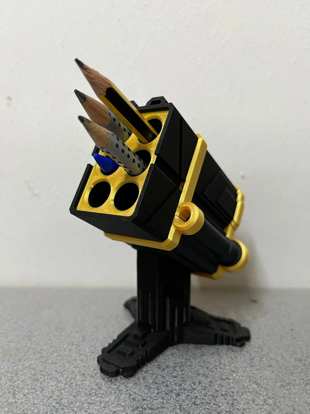 Penholder Rocket Launcher - single version by Jonas MakerWorld: Download Free 3D Models