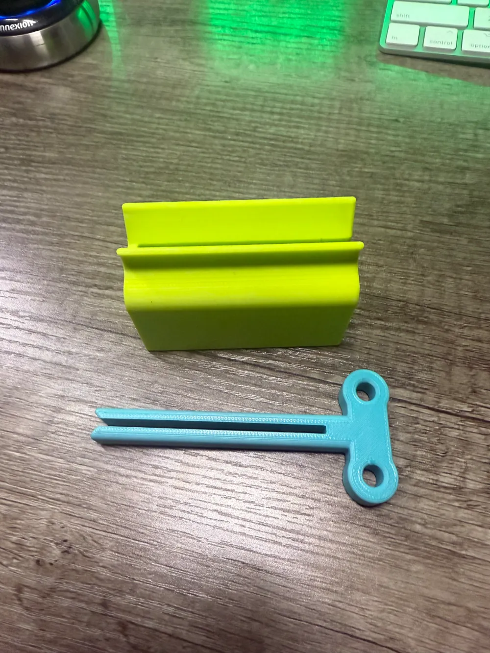 Toothpaste roller Squeezer by 3DxMills MakerWorld: Download Free 3D Models