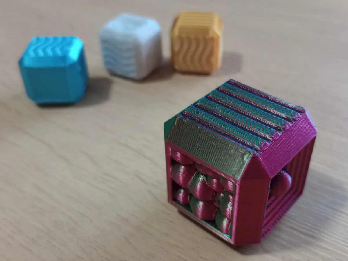 TextureCube (Cube sensoriel anti-stress) par Slowtrap MakerWorld : Téléchargez des Modèles 3D ...