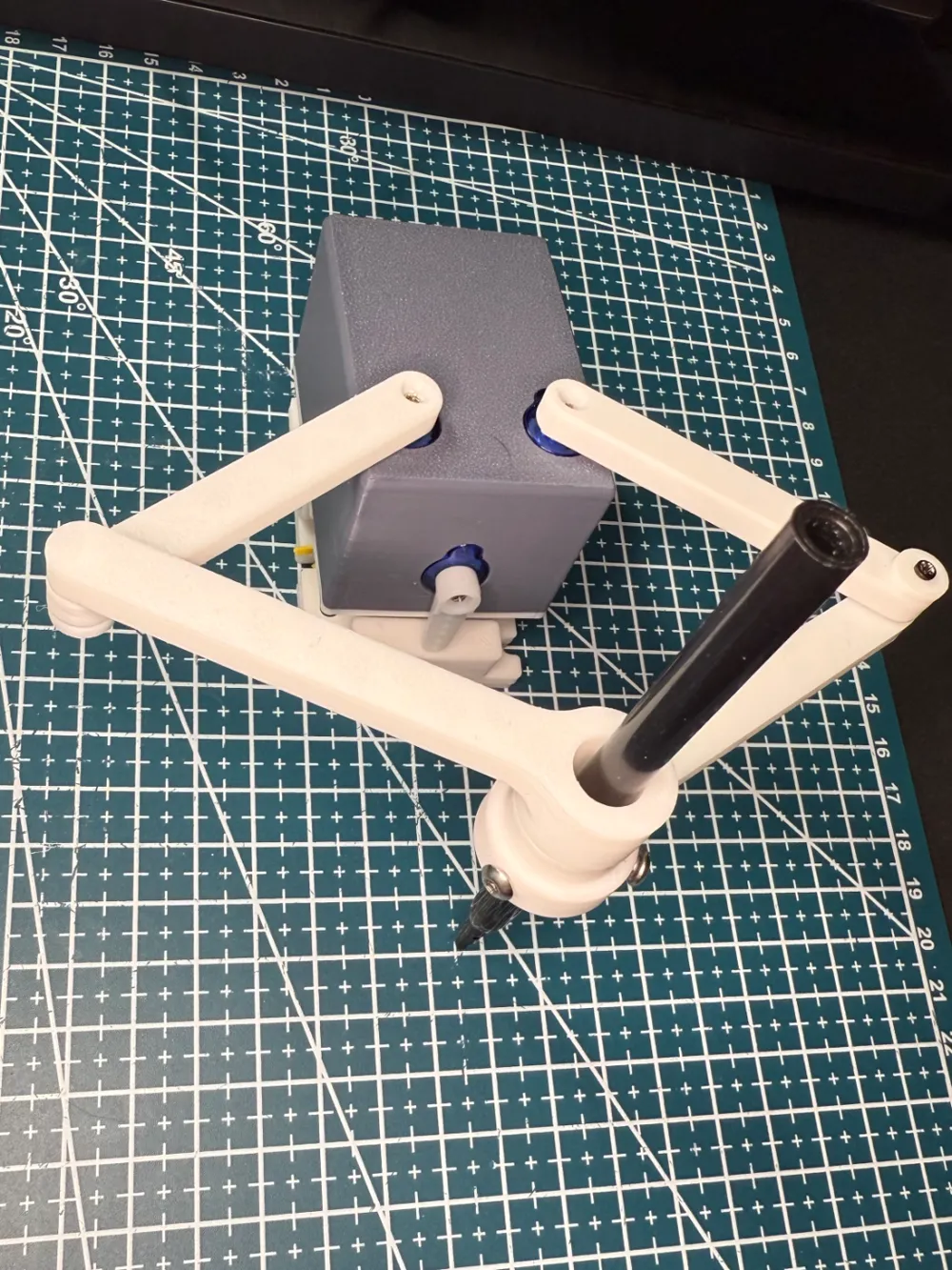 Robot de dibujo Scara 2D - Mecanismo de cinco barras ESP32 por matixovi MakerWorld: Descarga ...