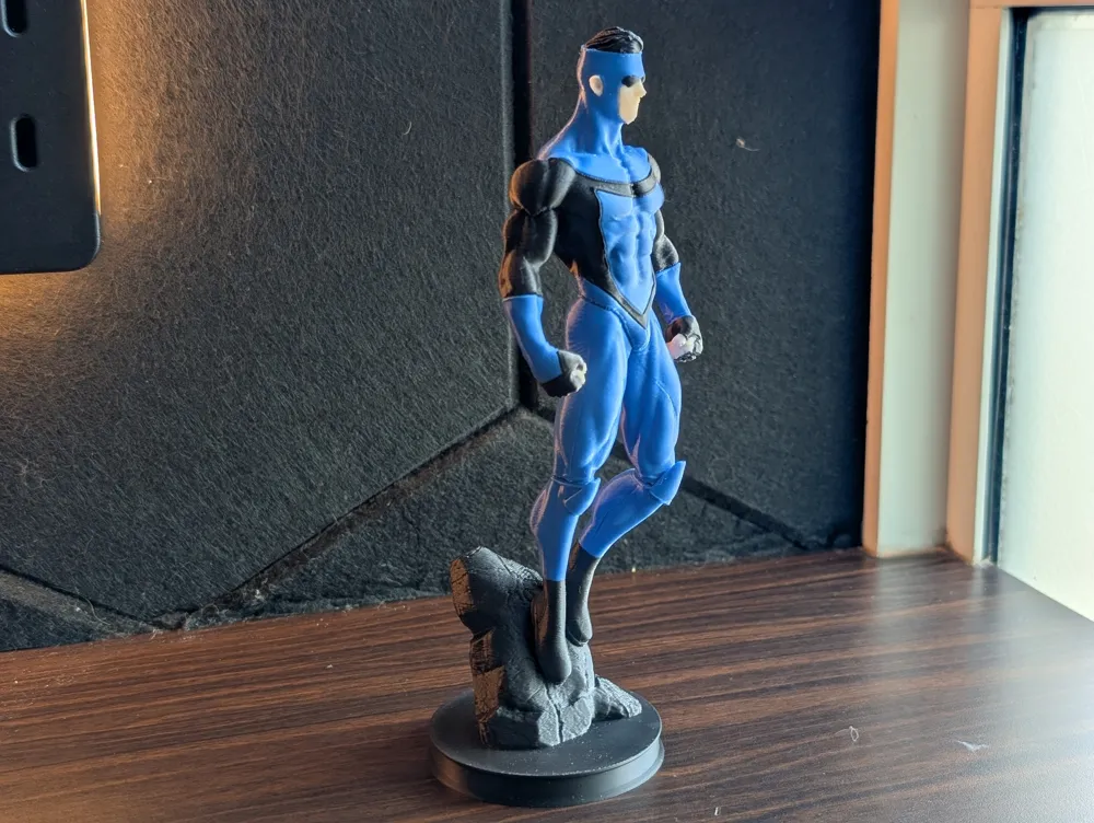 Invincible Blue Suit High-Detail Figure Remixed by Liroy MakerWorld ...