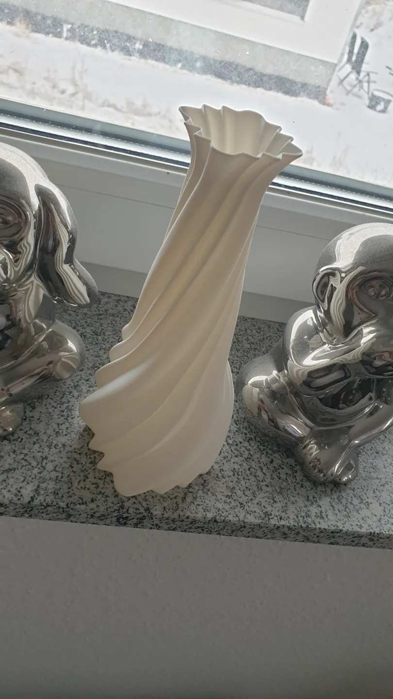 Twisted Vase / Makerlab Make My Vase by Senlos - MakerWorld