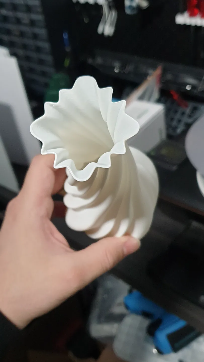 Twisted Vase / Makerlab Make My Vase by Senlos - MakerWorld