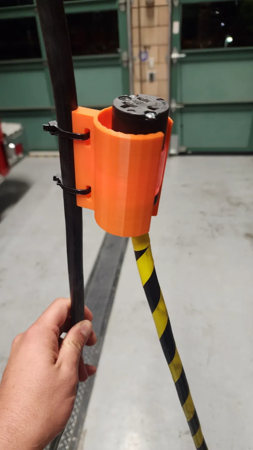 Extension Cord Plug-Head Holder by cfd2474 - MakerWorld