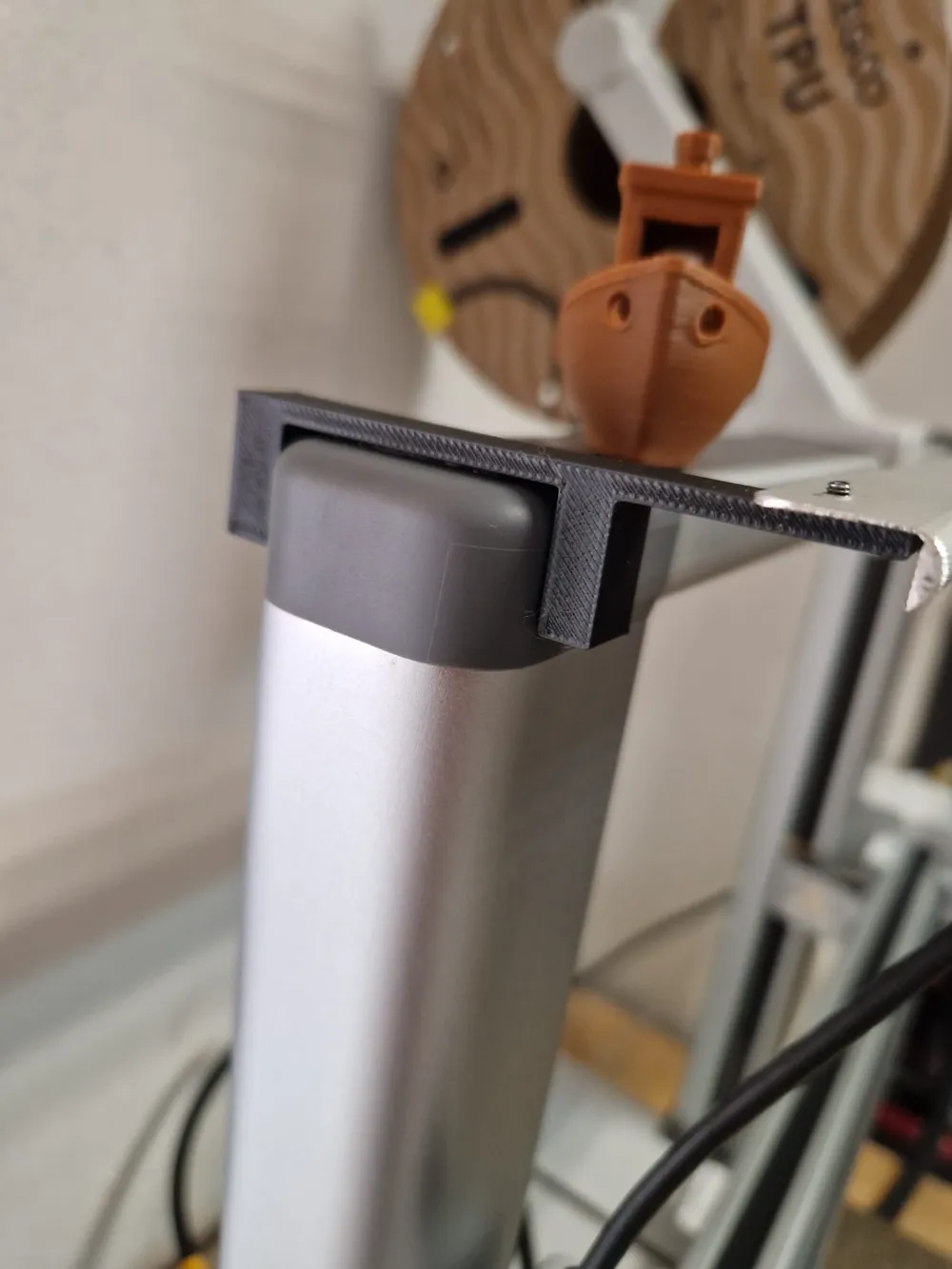 Bambu Lab A1 LED light holder by EdiN - MakerWorld