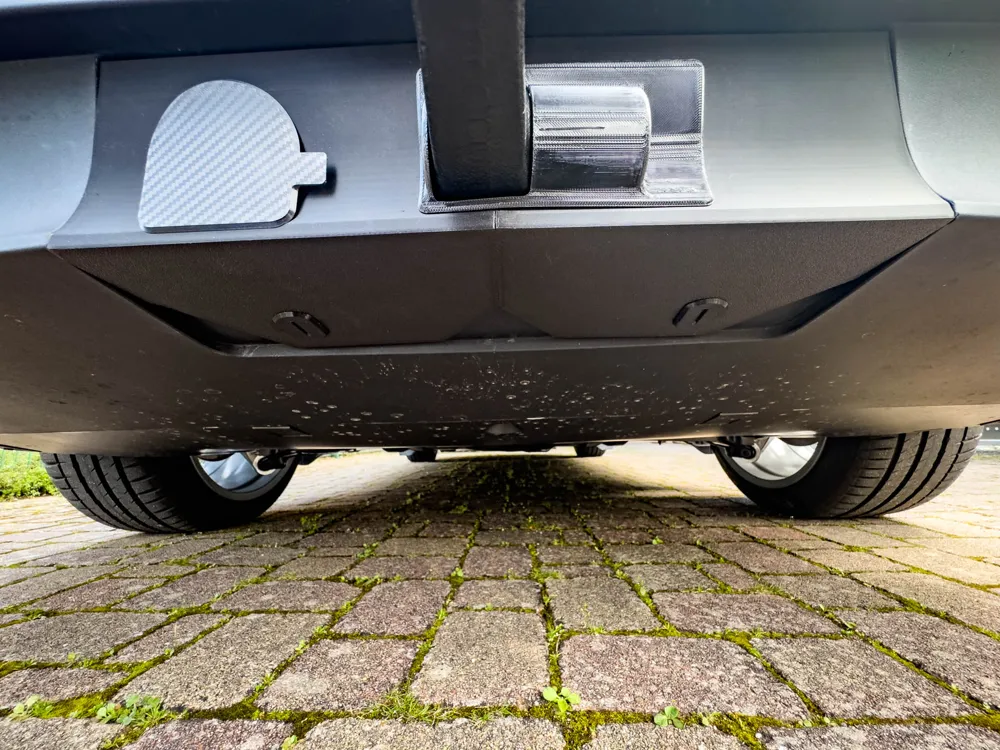 Tesla Model Y Trailer Hitch Cover (Juniper 2025) - Free 3D Print Model ...
