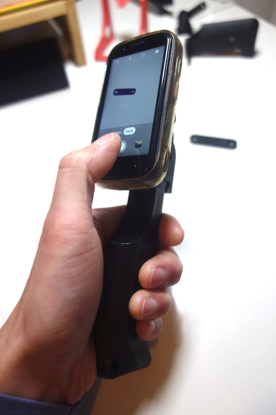 Unihertz Jelly 2 Quadlock Grip V2 - 免费 3D 打印模型 - MakerWorld
