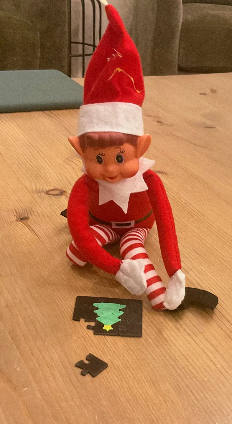 Elf on the shelf - Hijinx #4 - Elf Leisure by meow skulls MakerWorld: Download Free 3D Models